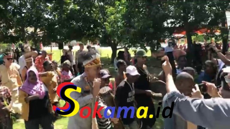 Luar Biasa, Tak Hanya Hadir Kapolres Kaimana Turut Berpartisi Aktif Dalam Parade Budaya Kaimana ...