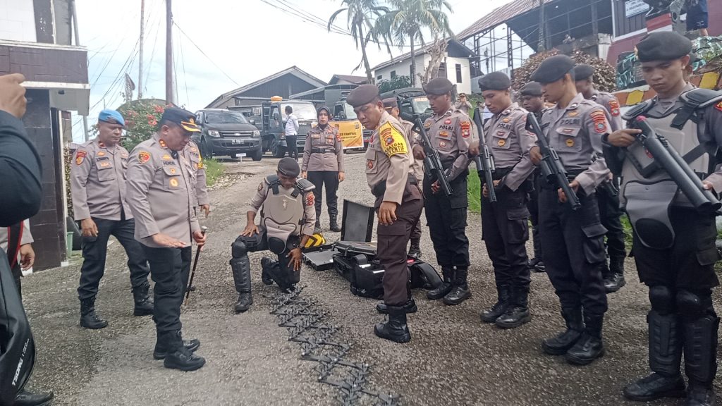 Menghadapi Pilkada 2024, dilakukan Apel Pemeriksaan dan Pengecekan Peralatan Penunjang Serta ...