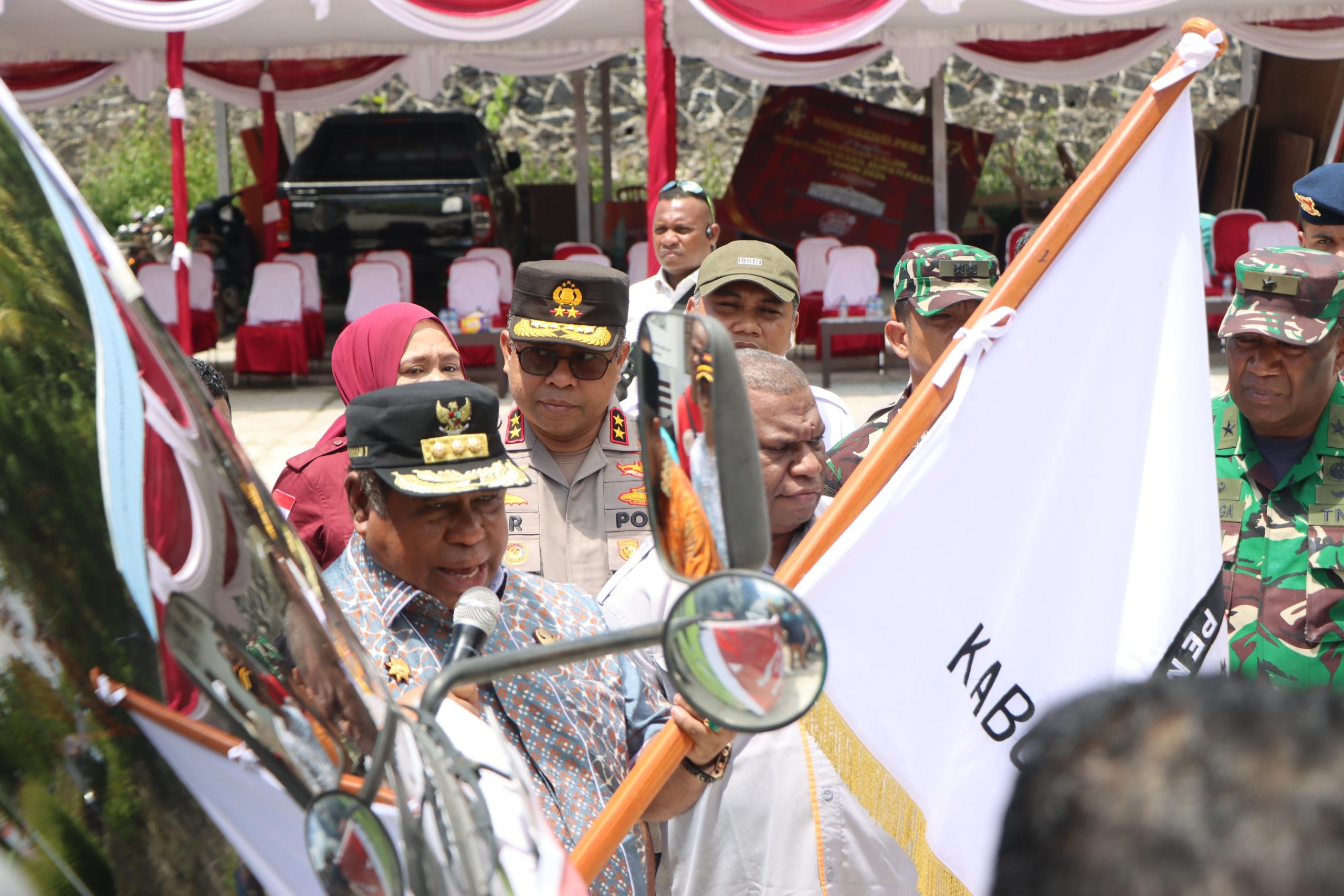 Lepas Pergeseran Logistik Pilkada Di Fakfak, Berikut Pesan Kapolda Papua Barat Kepada Personil ...